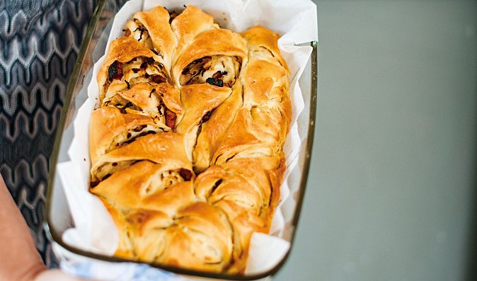 Trhací závin se zelím a uzeným - Recepty.cz - On-line kuchařka