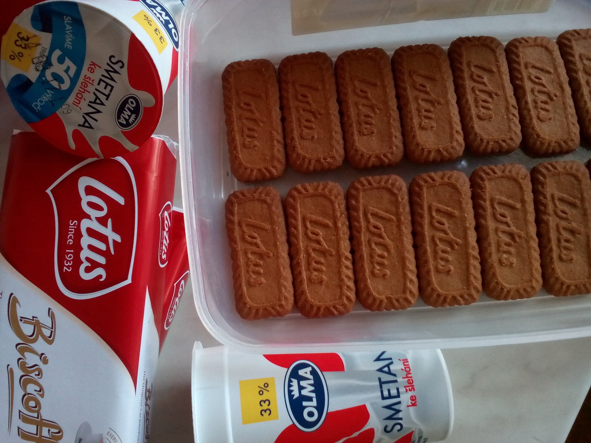 Lotus dezert se šlehačkou - Recepty.cz - On-line kuchařka