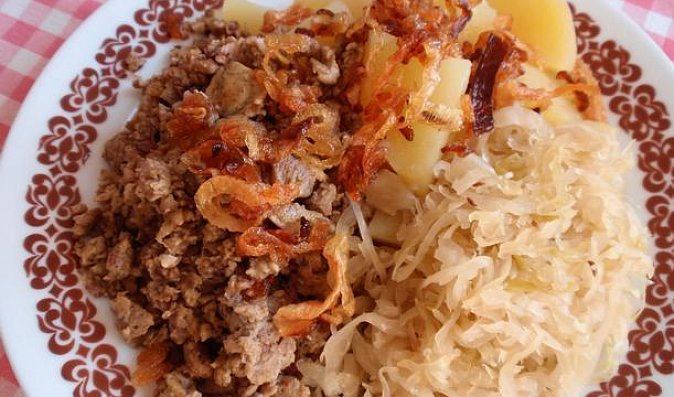 Jitrnice se zelím, bramborem a cibulkou - Recepty.cz - On-line kuchařka